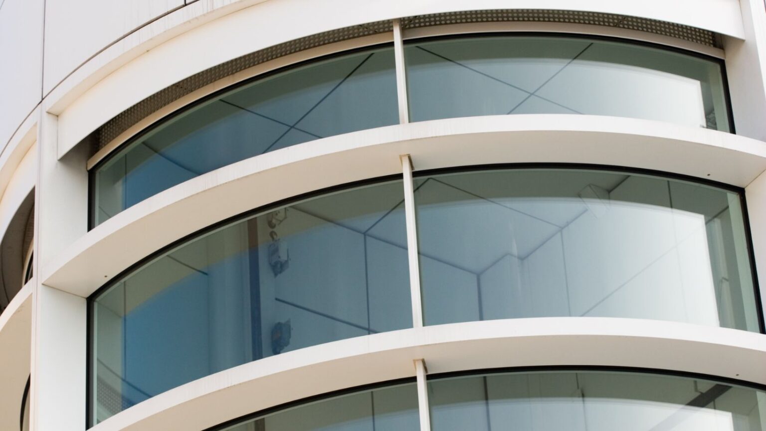 Circular Thinking: How Curved Windows Support Sustainable Urban ...